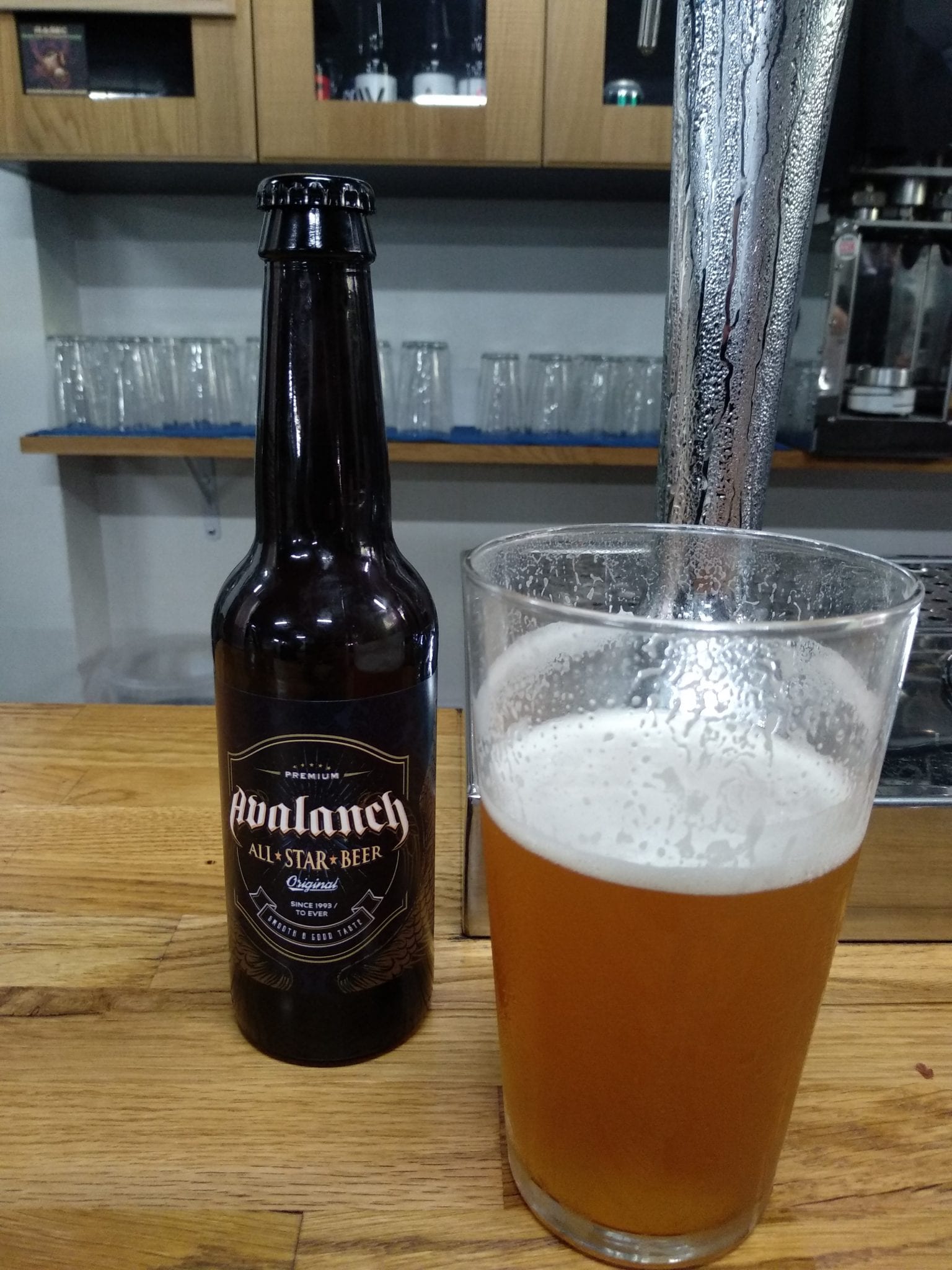 Presentacion Cerveza Avalanch "All Star Beer" - Rock The Best Music